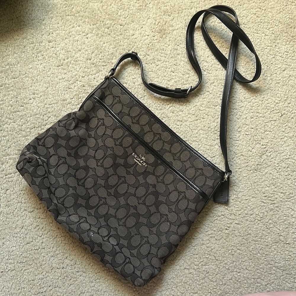 Coach Signature C Crossbody - Gem